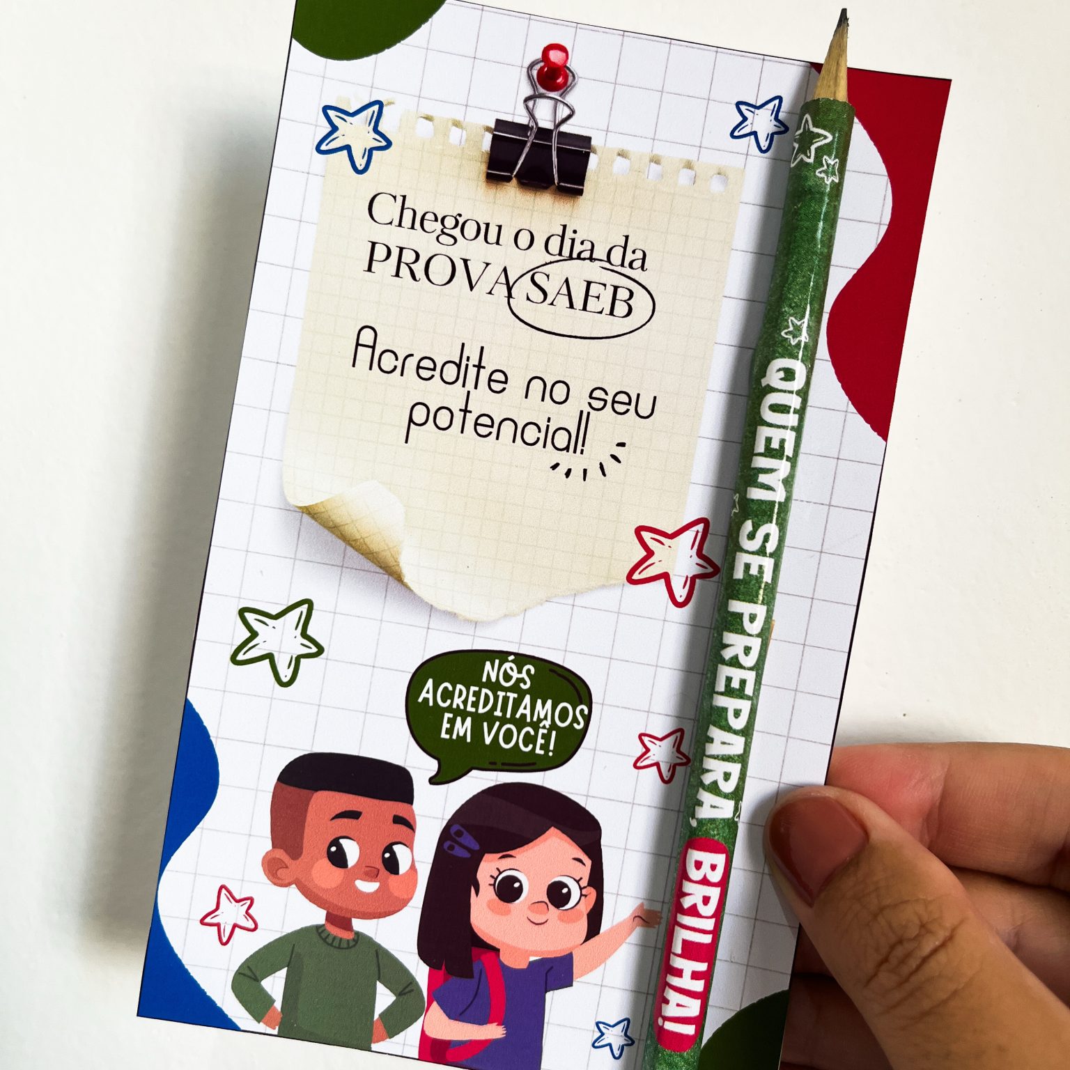 Card + adesivo para lápis – SAEB – Pedagoga Lanny
